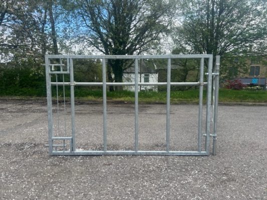 Cattle Creep Gates for Calves - GST Fabrication